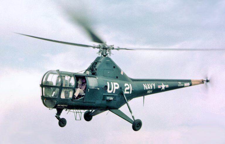 The Badass Story of the First Helicopter Pilot to Receive the Medal of ...
